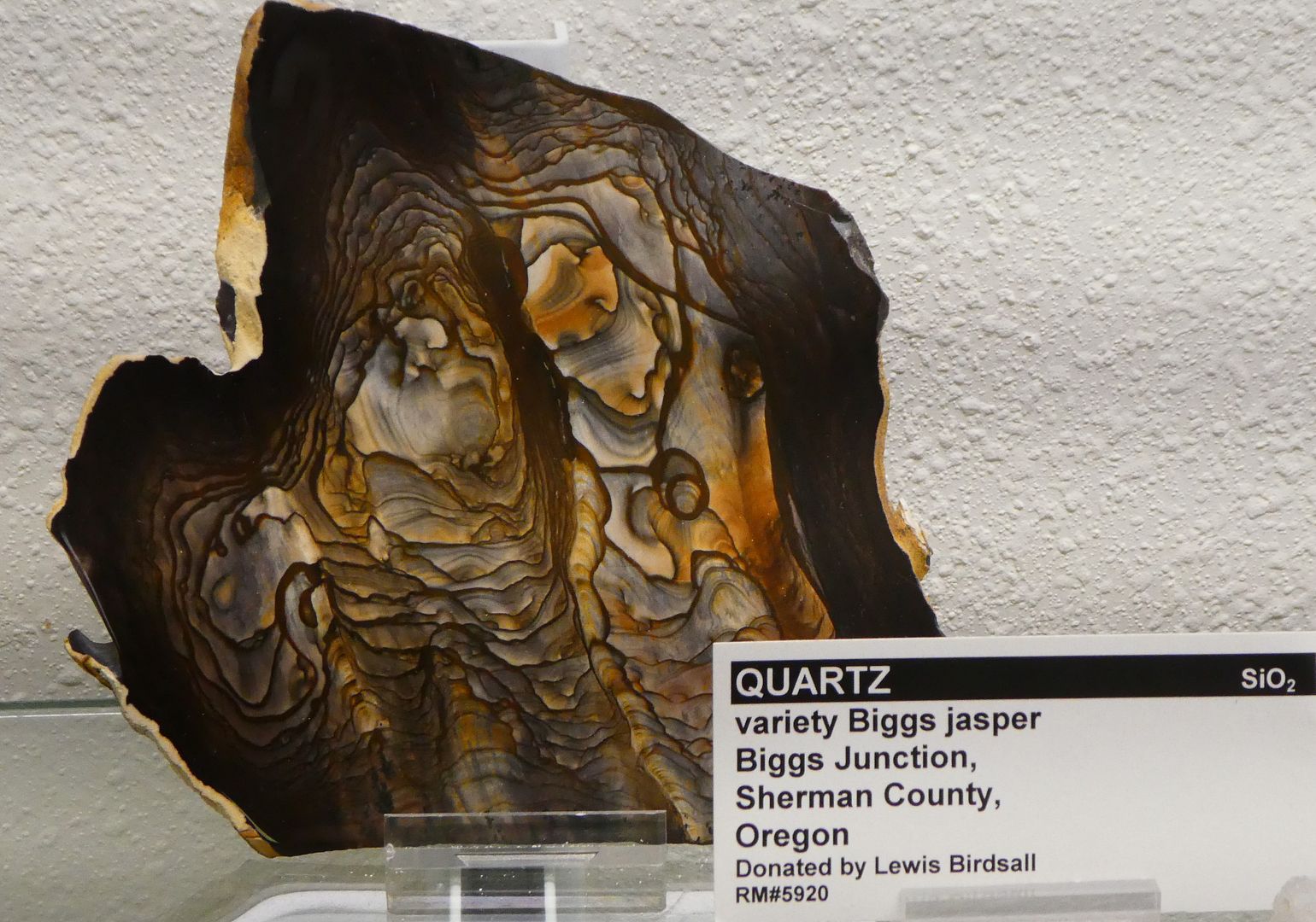 Northwest Mineral Gallery: Oregon quartz (photo diary)