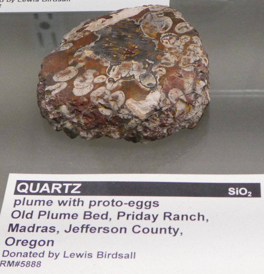 Northwest Mineral Gallery: Oregon quartz (photo diary)