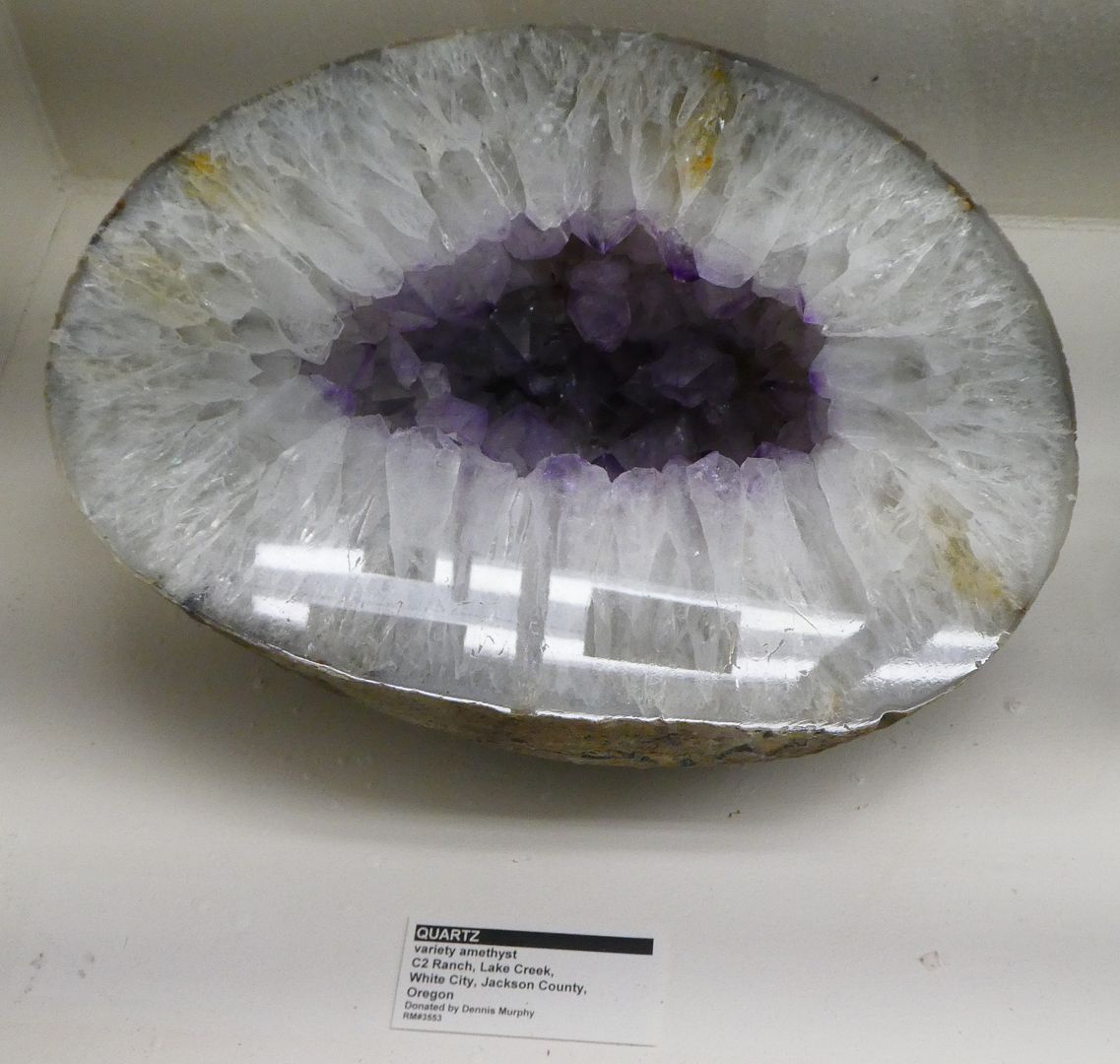 Northwest Mineral Gallery: Oregon quartz (photo diary)