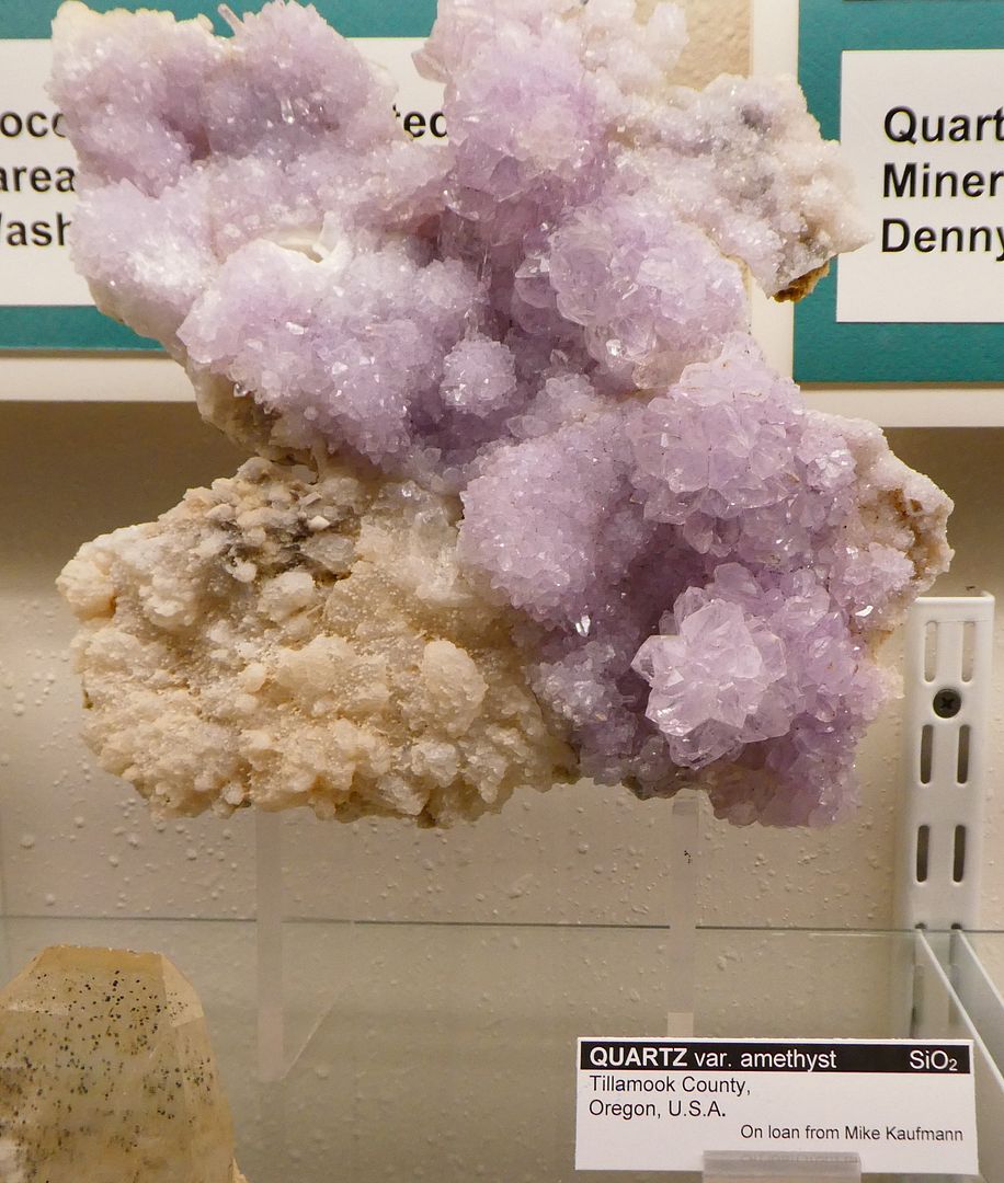 Northwest Mineral Gallery: Oregon quartz (photo diary)