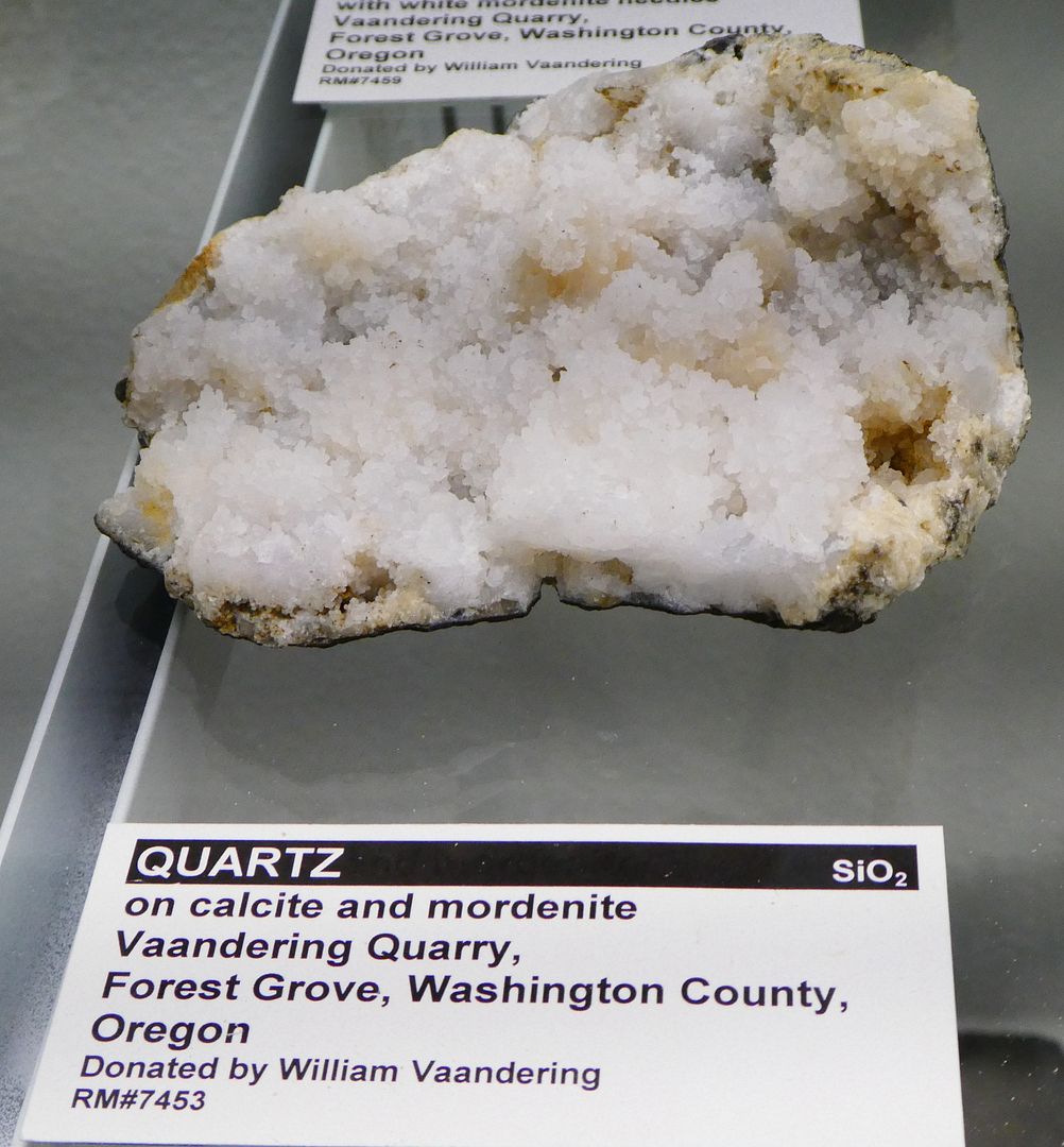 Northwest Mineral Gallery: Oregon quartz (photo diary)