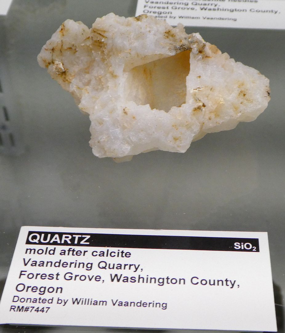 Northwest Mineral Gallery: Oregon quartz (photo diary)