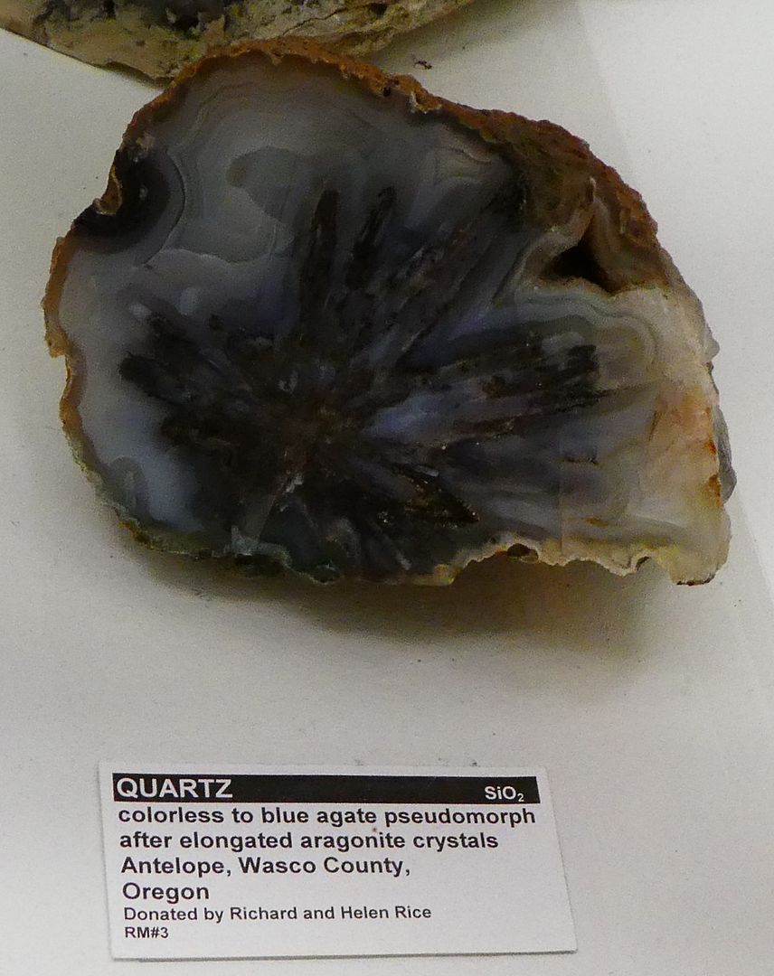 Northwest Mineral Gallery: Oregon quartz (photo diary)